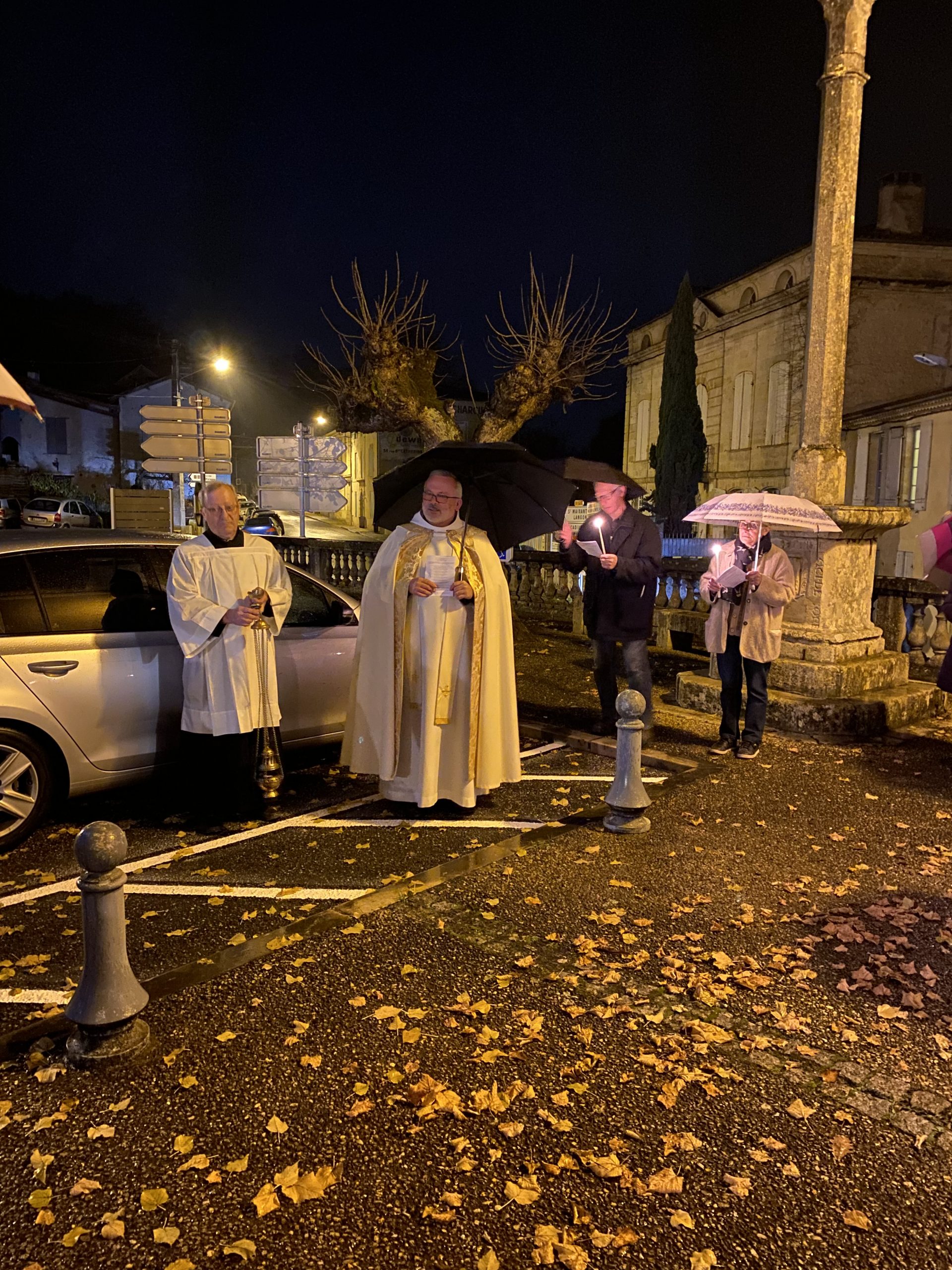 Photos et vidéo de la Procession mariale et de la Messe de l'Immaculée ...